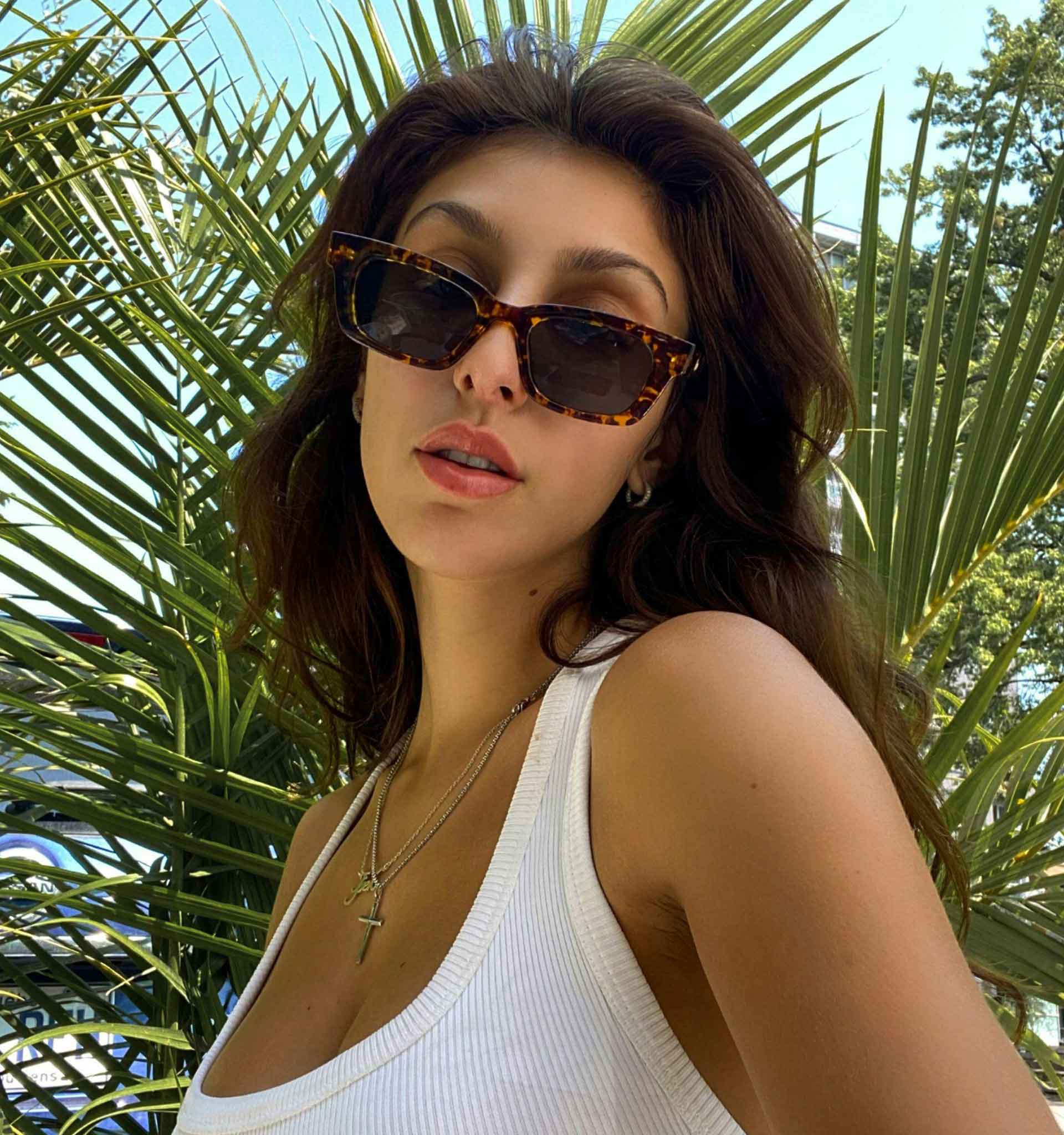 Tortoise Shell Sunglasses: A Timeless Trend | EZOnTheEyes