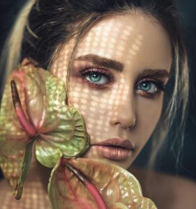 Transition Contact Lenses: Get Them While Supplies Last! | EZOnTheEyes