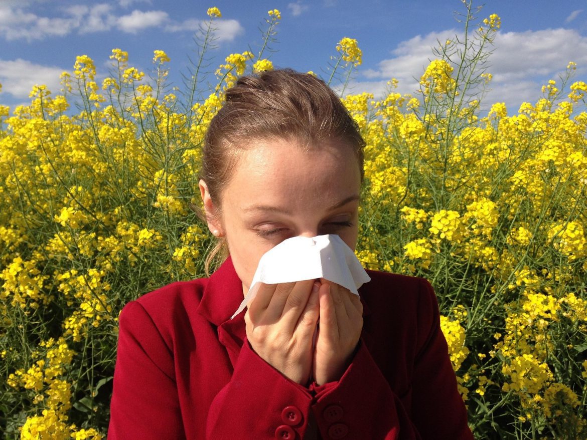 Why Do My Contacts Burn? Eye Irritation From Contacts | EZOnTheEyes