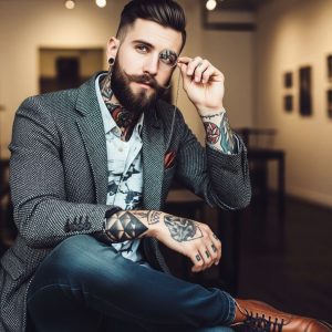 Monocle Glasses: History and Fun Facts | EZOnTheEyes